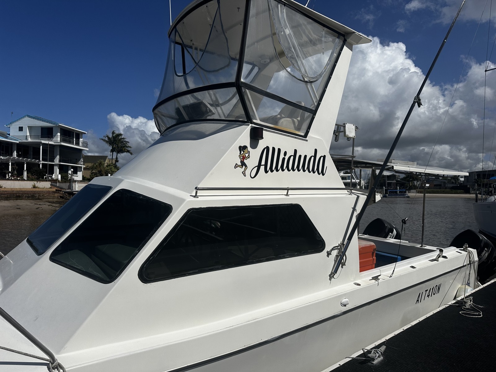 Marine Auctions - Powercat 32