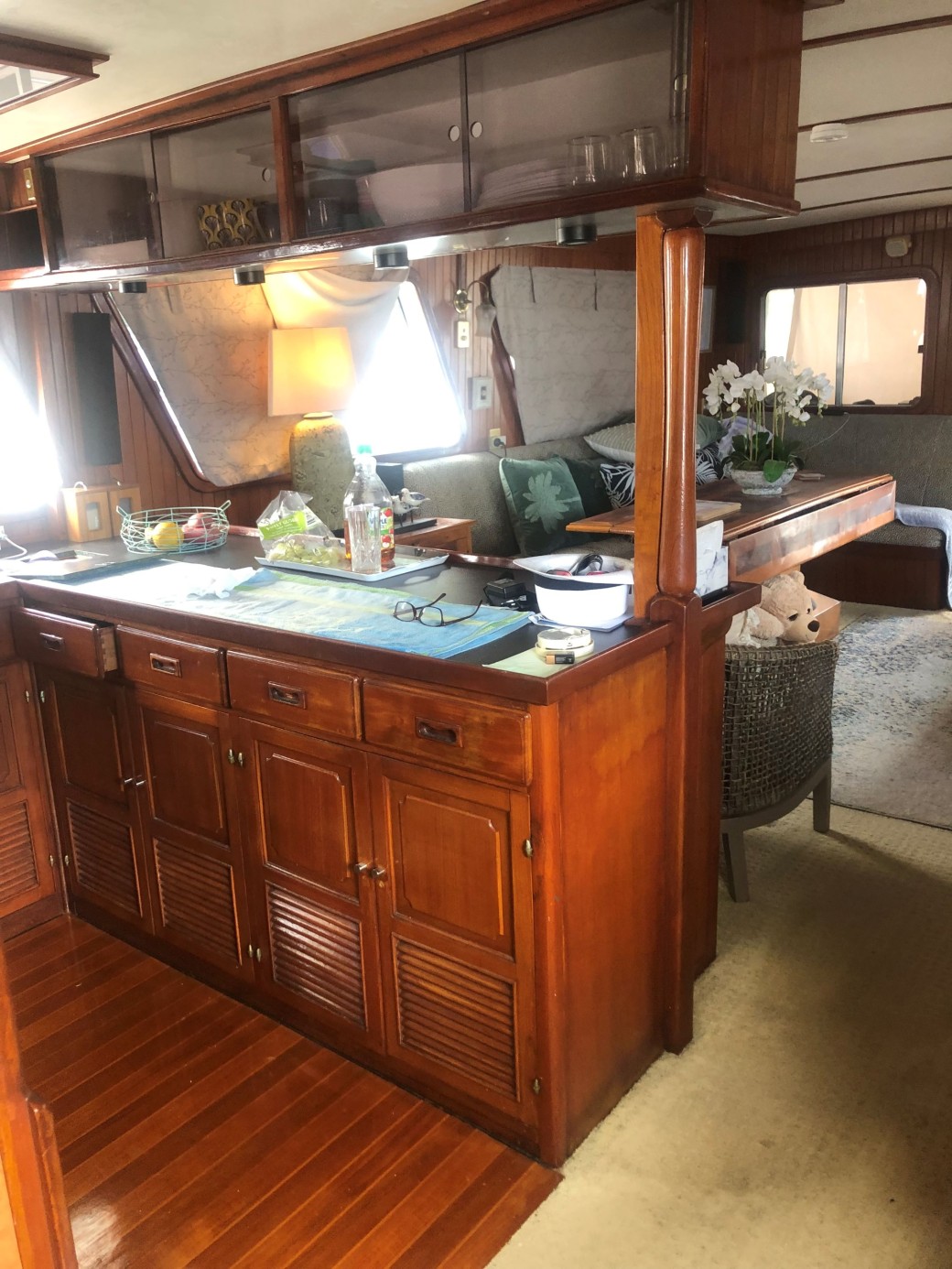 Marine Auctions - Sovereign 60 Motor Cruiser